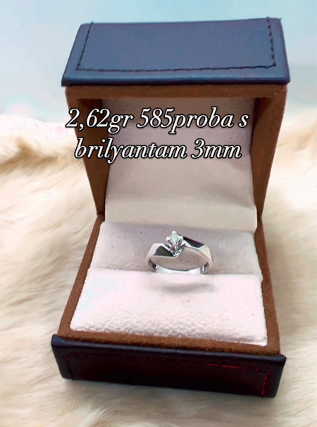 Elegantniy 2,62gr 17,5-razmer 585proba belaya zolota c brilyantam 3mm