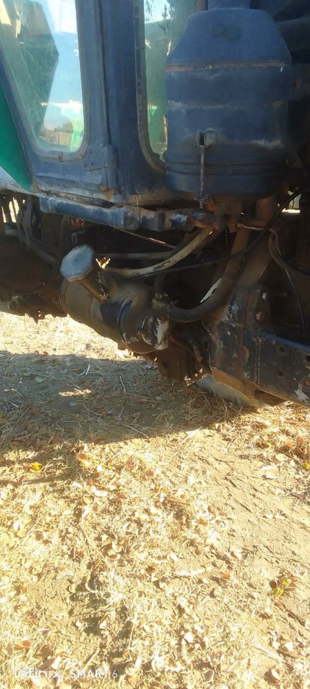 Traktor sotiladi