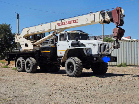 Автокран Урал вездеход 25 тон