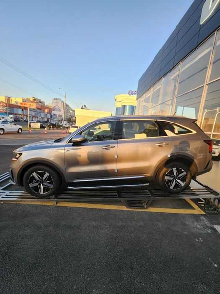 KIA Sorento A/T Orient Leasing companiyasi