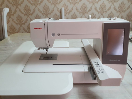 СРОЧНО!!! Продаётся вышивальная машинка  janome memory craft 550 e