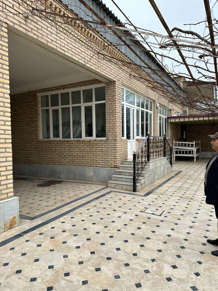 Ҳовли сотилади. Бухоро шаҳар, Рыкова кўчаси. 9 сотих. Келишилади