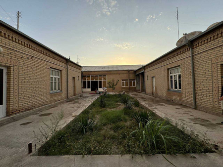 Tayyor 7 sotiqli hovli sotiladi