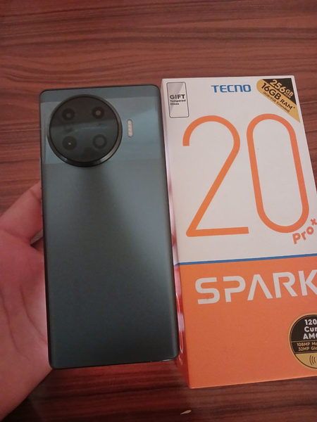 Tecno spark 20 pro plus