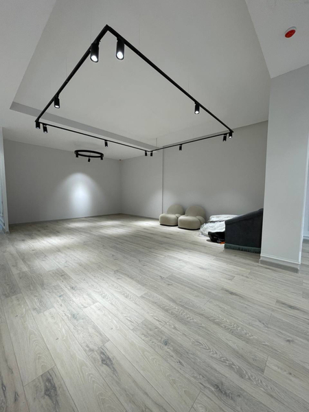Аренда под Офис Ориентир-Parisien 150+150m2 5000$торг