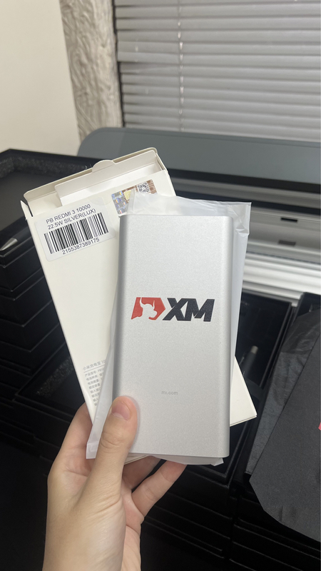 Powerbank zontikla logotip bilan korporativ sovgala uchun