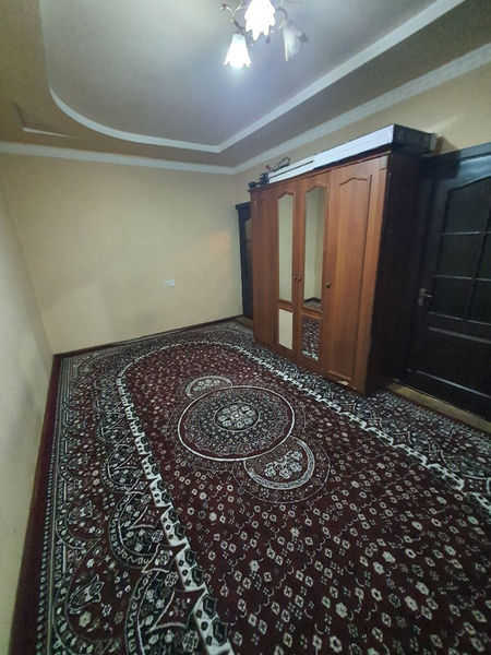 Ijaraga uy beriladi Yashnabod Muljal Kadishva bozor oldida 1xona 250$