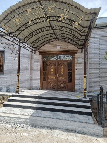 Istalgan turdagi temir eshik va darvozalar tayyorlab ustanovka qilamiz