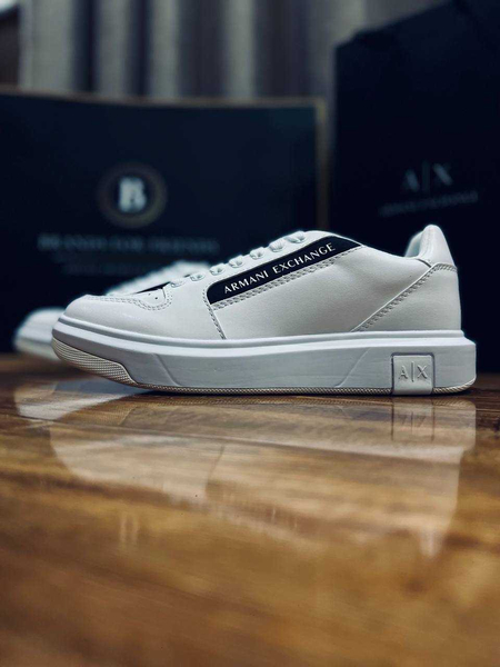 Armani exchange кроссовки  в городском стиле