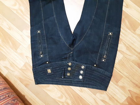 Продам новые женские джинсы привозные