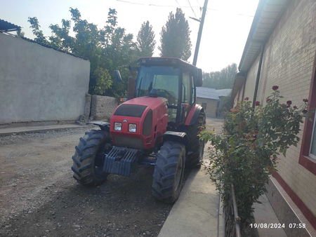 Traktor sotiladi