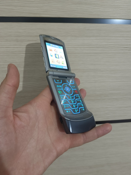 Motorola V3 Perfektum Rezr Xolati IDEAL.
