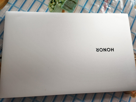HONOR Huawei  Magic PRO noutbuk sotiladi