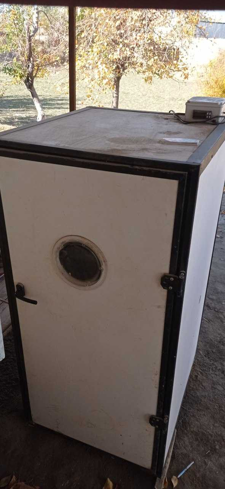 Inkubator sotiladi