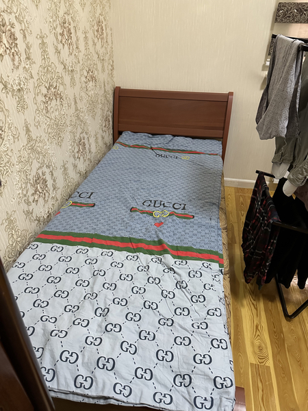 Продам 2 кровати и шкаф!