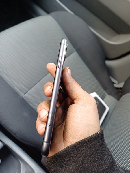Iphone 11 64 gb sotiladi srochni