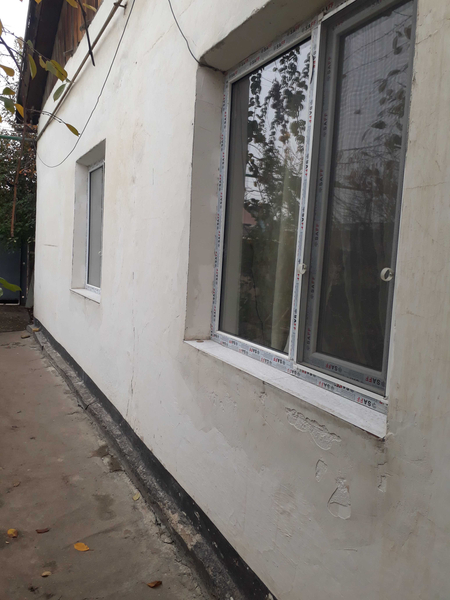 Дом 5 комнат,участок 8 соток.Все удобства в доме.В махалле на Ташморе.