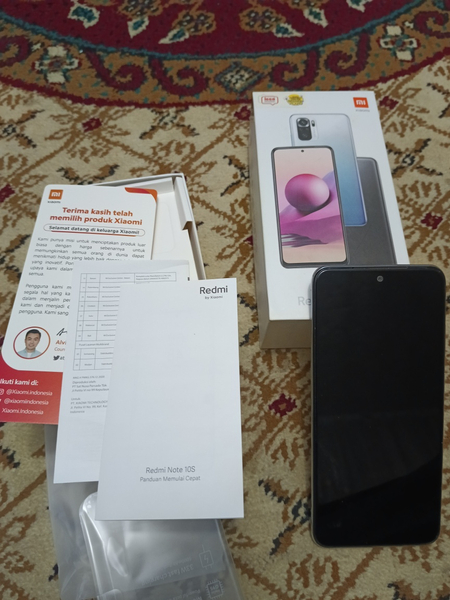 Redmi Note 10S коробка с документами присутствует
