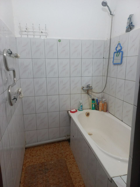 Shahar markazidan 3 xonali kvartira sotiladi