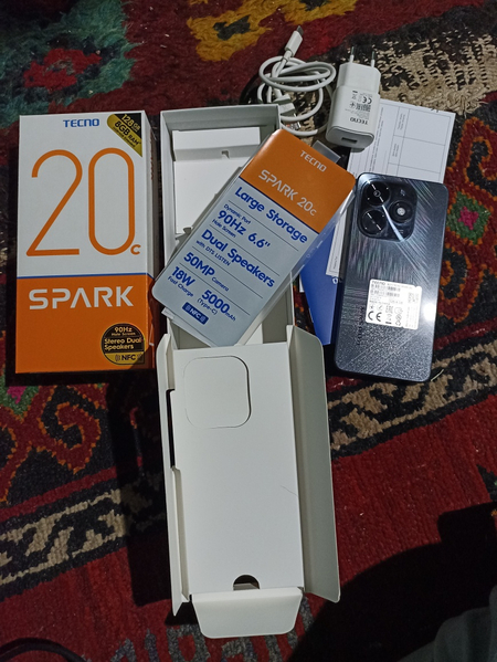 Tecno spark 20c 4+4/128