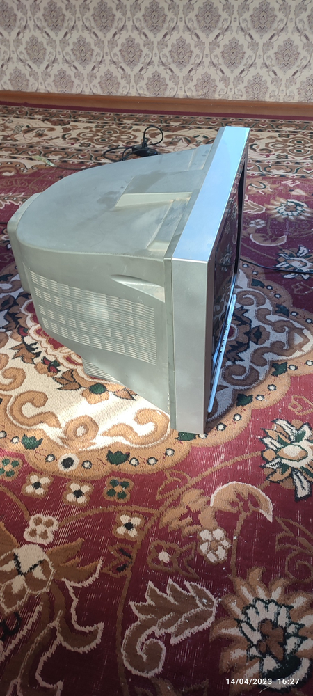 Televizor TCL 300.000 soʻm