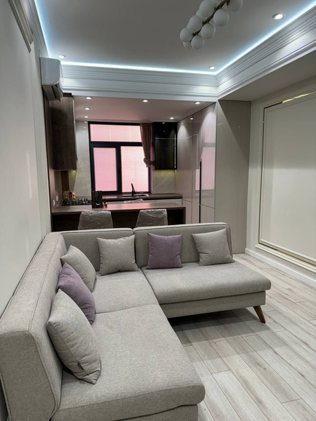 Продажа Махтумкули 
Ж/К New Life 3/5/10
Площадь 65м2 
Ремонт прмиум кл