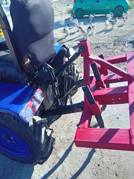 Mini traktor sotiladi