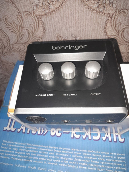 Zvukavoy karta behringer