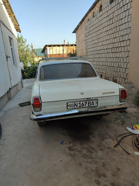 Gaz 2410 volga 1990-yil