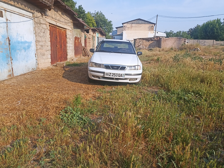 Sotiladi nexia 1. Xolati yaxshi kiraskasi. Pitno bor. 3. 4 ta