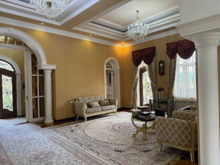Продается Евро дом Ор-р: чайхана Салом 2000м2