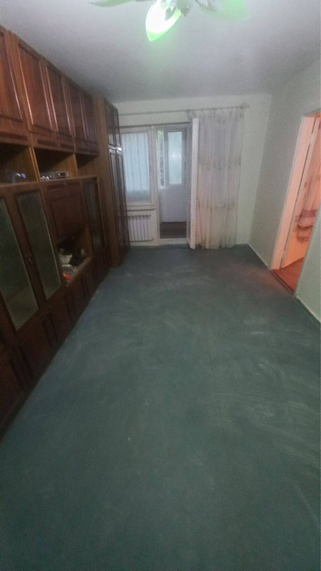 Прадаётся 2х 3микрарайоне ряадом базар 2этаж