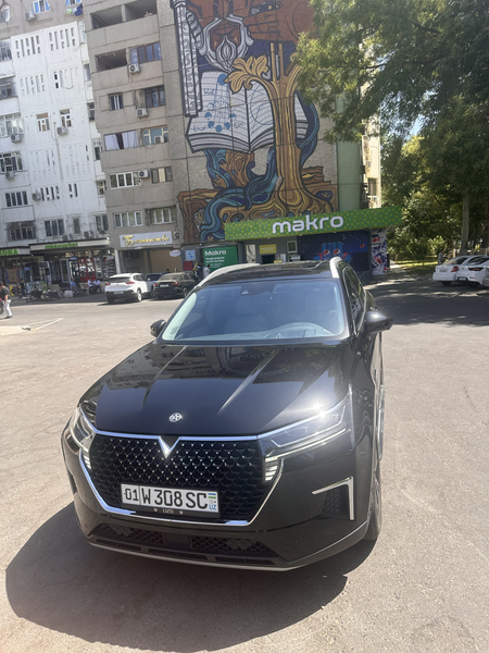 Срочно !!! Nissan Venucia (Венучия)