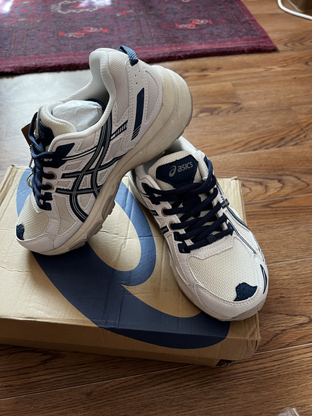 Новые кроссовки Asics Gel Ventus 6