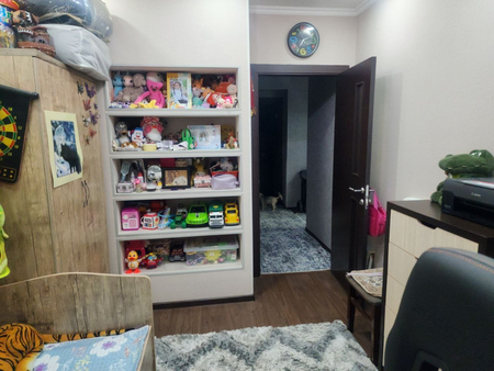 Продаётся 3-х комнатная квартира на сергели 5а
