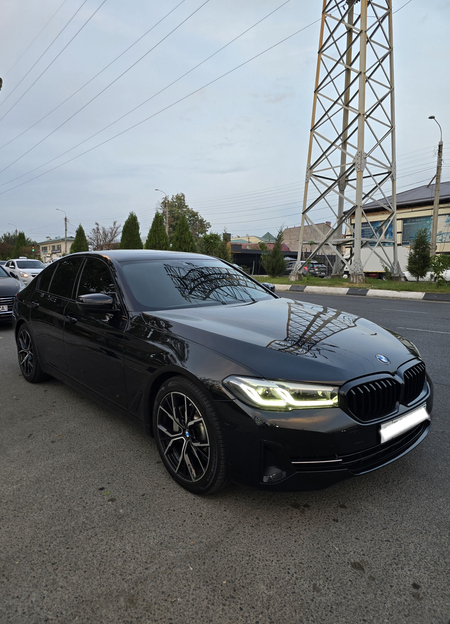 BMW G30 5-Series 530i X-Drive