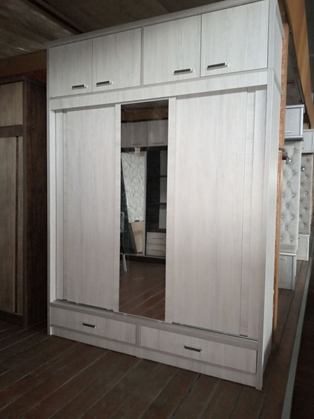 Shkaf kupe ishlab chiqaruvchidan 180x250