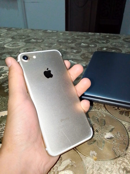 iPhone 7 gold 32