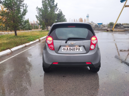 Спарк 2 евро сотилади