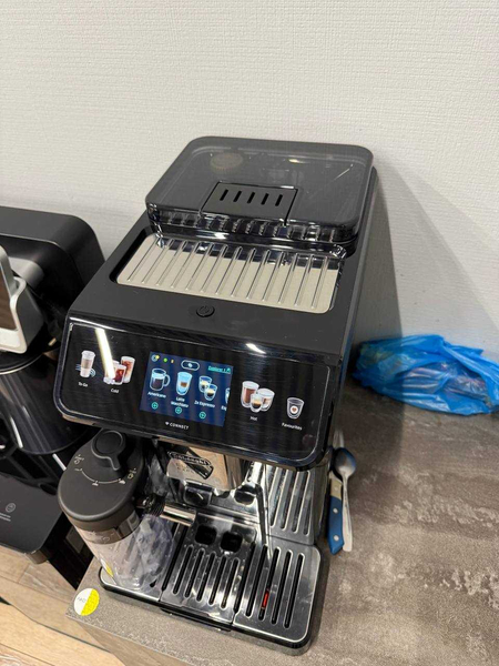 Продам топовую кофемашину Delonghi  40 видов горячих и холодных кофе