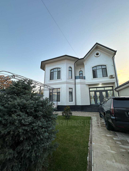 Продается Евро дом Ориентир: Центр Луначарский  650м2