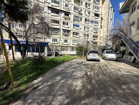 Под офис фасад 8 метр вдоль дороги ор-р ресторан Baden
