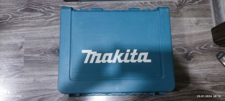 Перфоратор Makita. HR2810