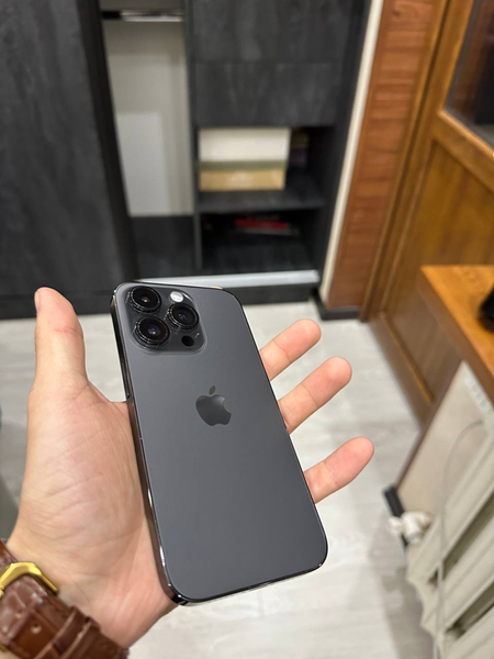 iPhone 14 pro LLA