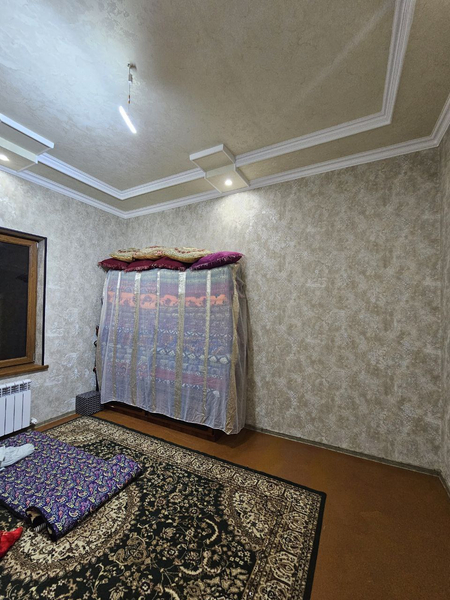 Ховли сотилади 4 хонали