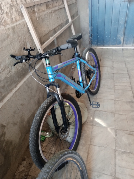 Velosiped sotiladi kelishilgan narxda