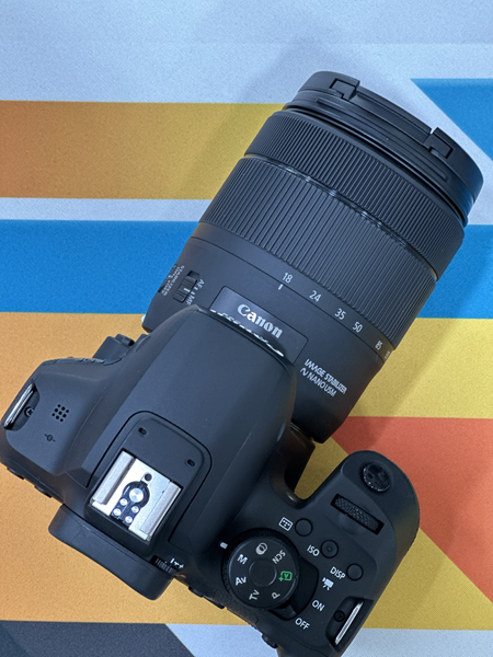 Canon EOS 850D Kit 18-135mm USM