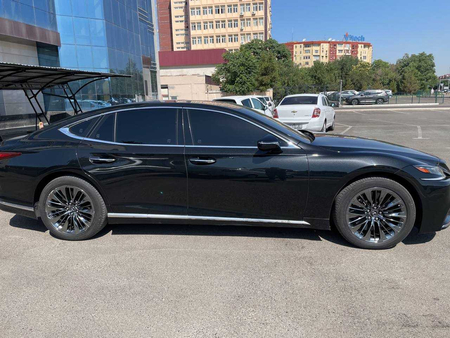 Продаётся Lexus LS500 Максимальная комплектация