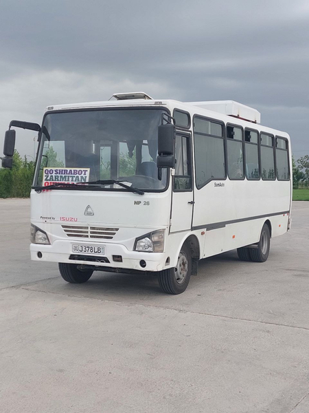 Isuzu NP 26 2015