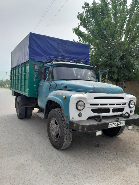 Zil 130.    Zil 130